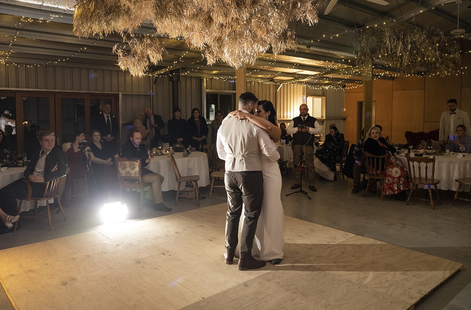 How To Have A Vintage Themed Wedding Photoshoot