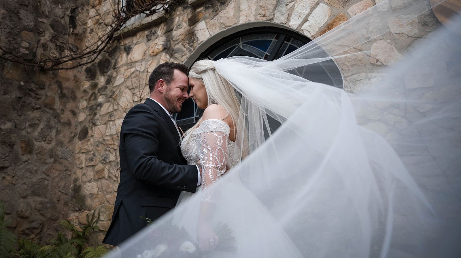 26 Ways To Commemorate Absent Loved Ones At Your Wedding